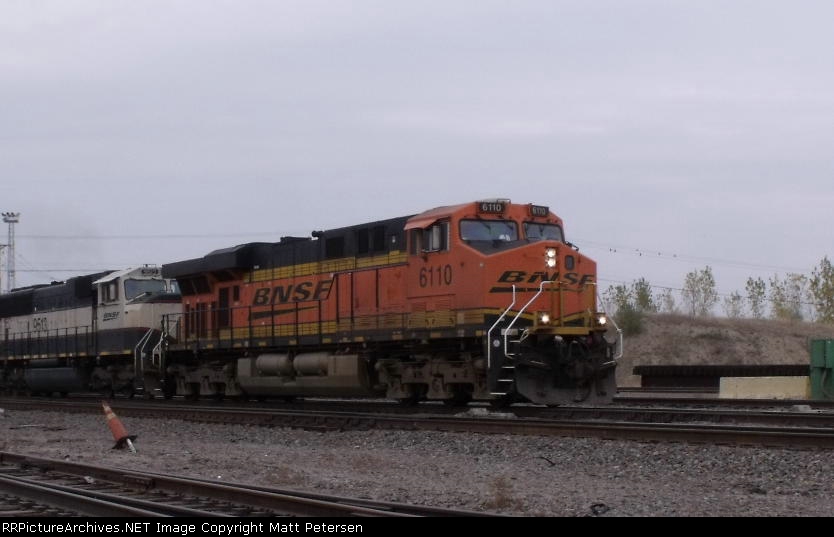 BNSF 6110